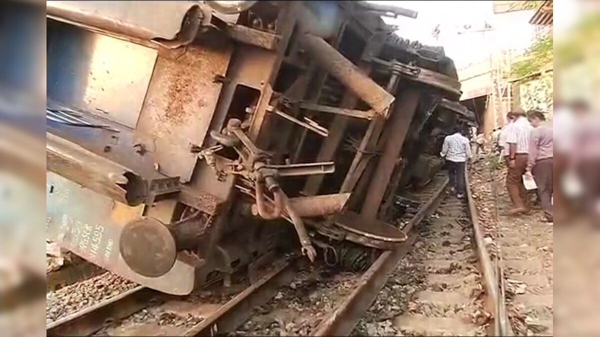 Mumbai Local Train Coach Derails, Services Disrupted - News18