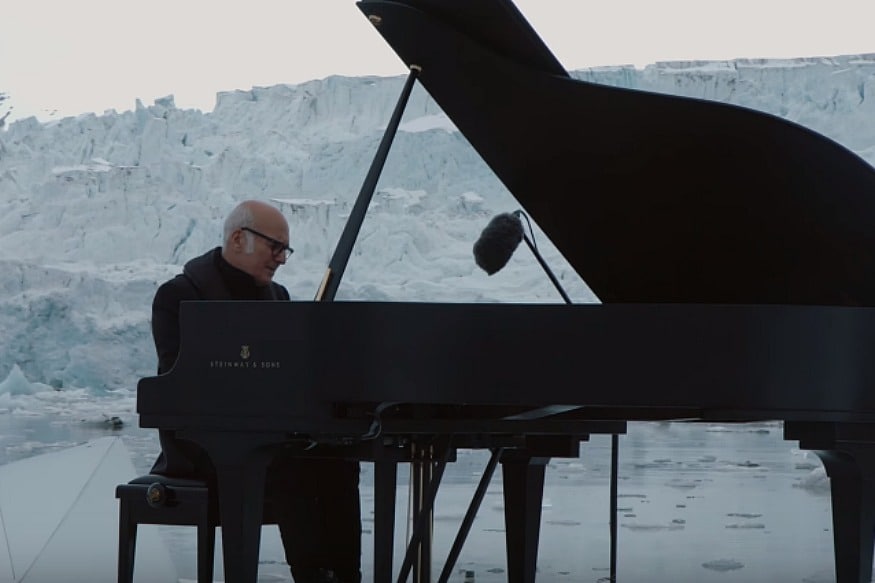 This Pianist Performed On A Floating Platform In The Arctic And It's ...