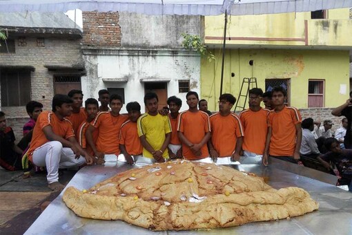 Behold! We Now Have the World's Largest Samosa And it Weighs 332 Kilos