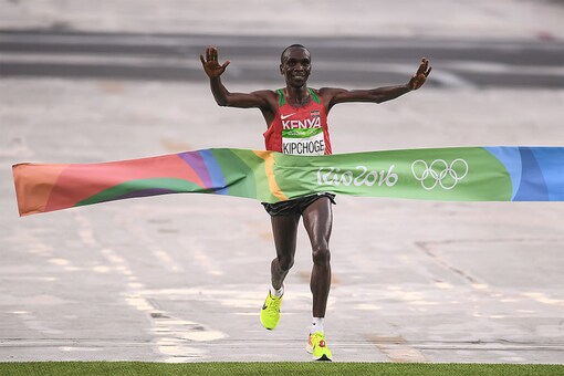 Rio 2016: Kenya's Eliud Kipchoge Wins Men's Marathon - News18