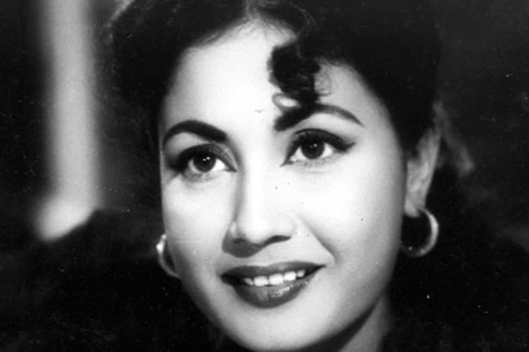 Meena Kumari: Remembering Bollywood's 'Tragedy Queen' On Her 84th Birth ...