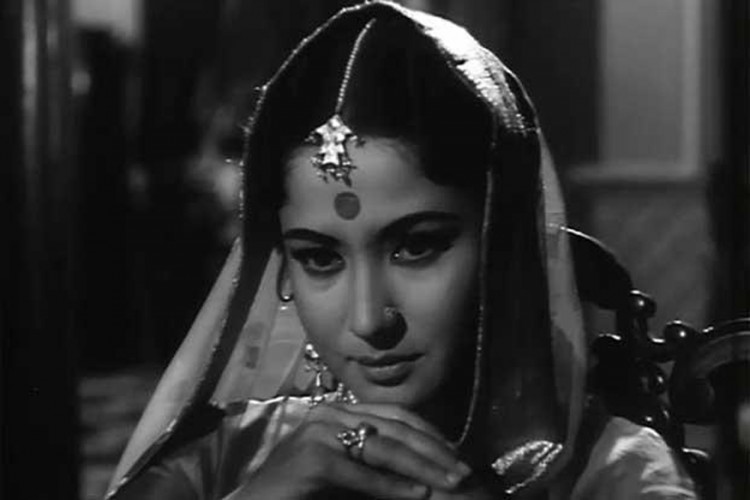 Meena Kumari: Remembering Bollywood's 'Tragedy Queen' On Her 84th Birth Anniversary - News18
