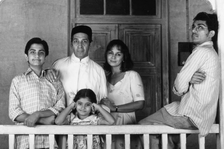 Navroze Mubarak: 10 Bollywood Films Based on the Parsi Community