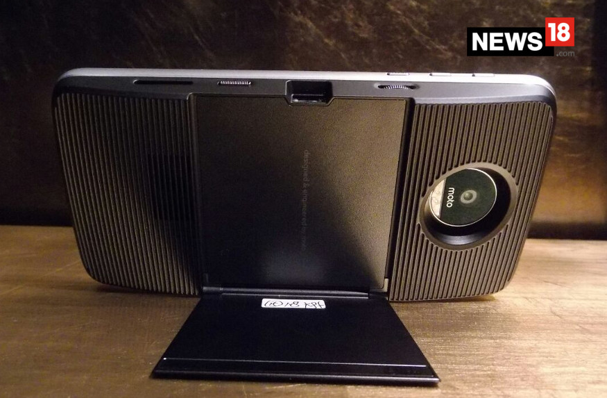 Motorola Moto Mods: Here's all You Need to Know - News18