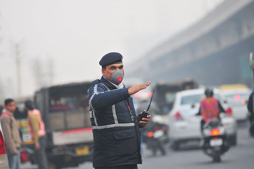 Delhi Government Discusses Steps to Check Air, Noise Pollution - News18