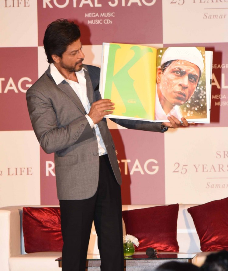 Shah Rukh Khan Launches Samar Khan's Book Titled 'SRK 25 Years of a ...