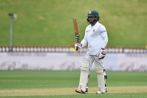 Mominul Haque Hits Record Ton in First Sri Lanka Test