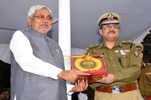 Why IPS Officers in Bihar are Choosing to Leave The State - News18