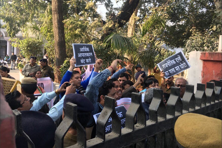 Rose Valley Scam: TMC MPs Protest Outside PM's House, Detained