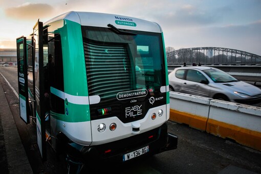 Paris Begins Experiment With Driverless Buses - News18