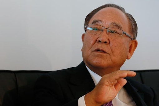 Canon Says Difficult to Invest in Toshiba Chip Business - News18