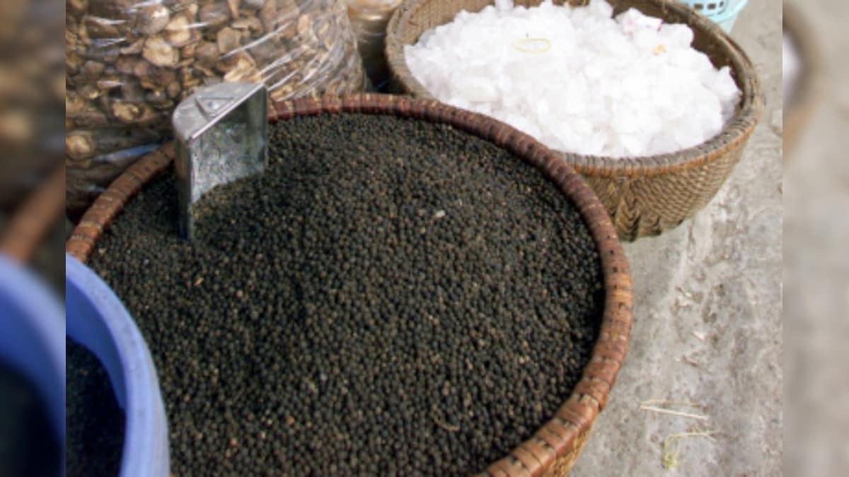 Here's How a Pinch of Pepper in Your Plate Could Help You Lose Weight