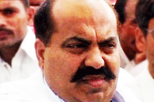 Day After HC Rap to Police, Former SP MP Atiq Ahmed Arrested - News18