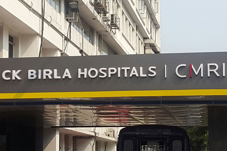 Mob Vandalises Calcutta Medical Research Institute Over Girl’s Death