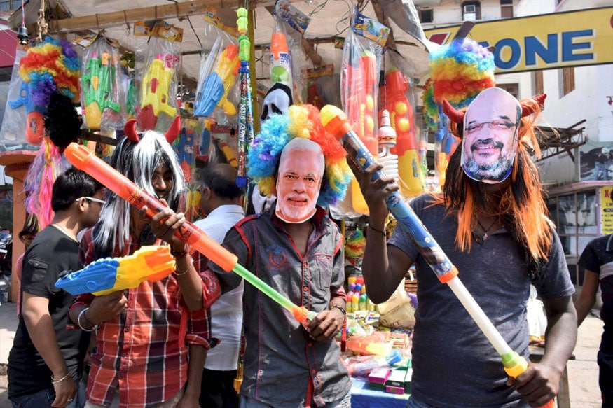 From Border to Banaras, Here's How India is Celebrating the Holi-day ...