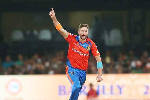 IPL 2017: RCB vs GL - Turning Point - Andrew Tye's First Over - News18