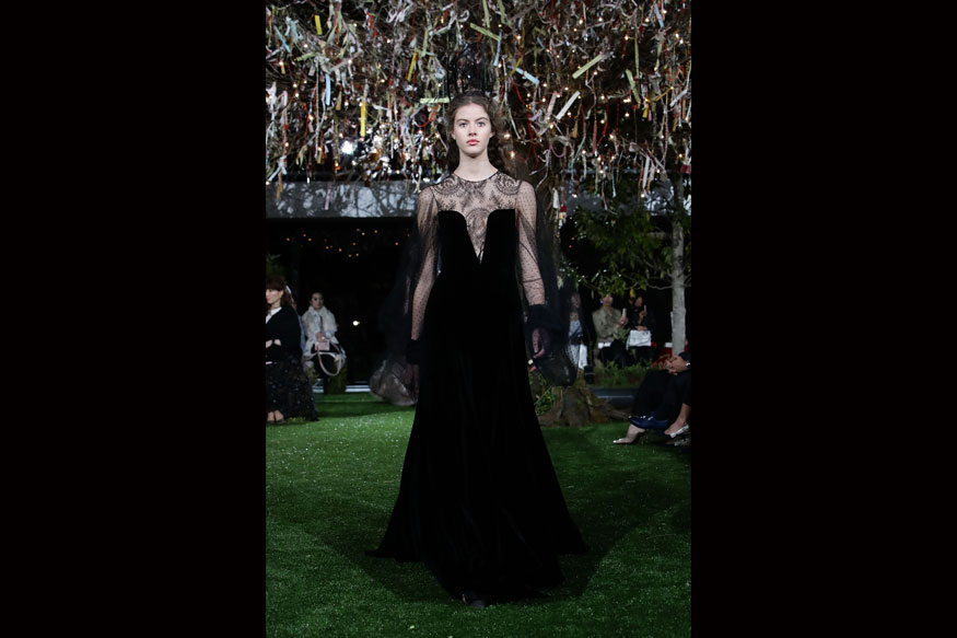 Dior - 2017 Spring/Summer Haute Couture Collection Show - News18