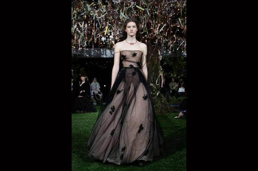 Dior - 2017 Spring/Summer Haute Couture Collection Show - News18