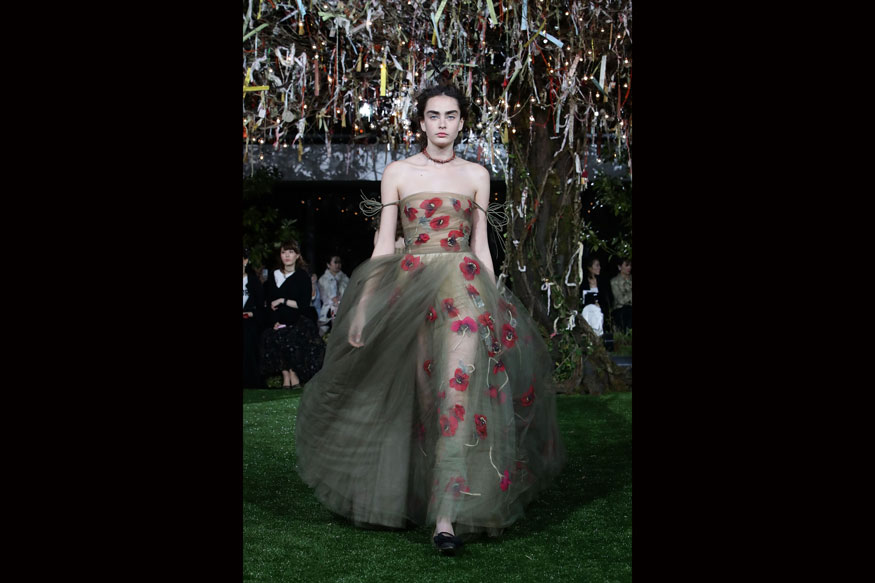 Dior - 2017 Spring/Summer Haute Couture Collection Show - News18