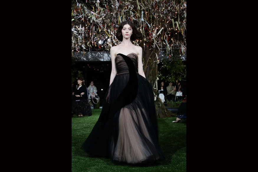 Dior - 2017 Spring/Summer Haute Couture Collection Show - News18