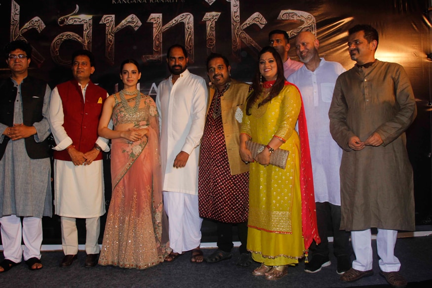 Kangana Ranaut Unveils The Poster of Manikarnika: The Queen Of Jhansi ...