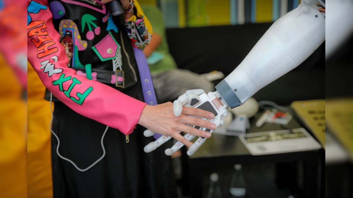 Robot Priest Gives Auto-blessings in German Church