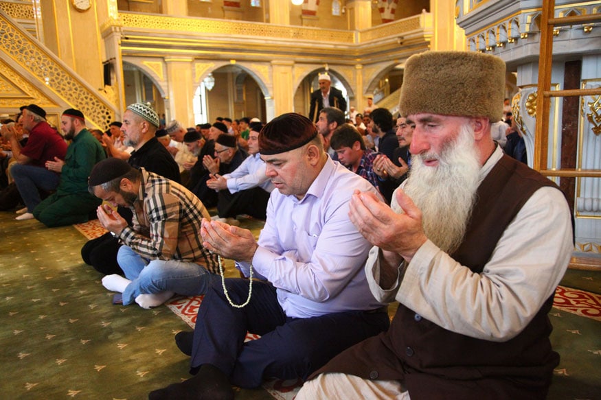 In Pictures: Eid al-Fitr 2018 Celebrations Around the World - News18