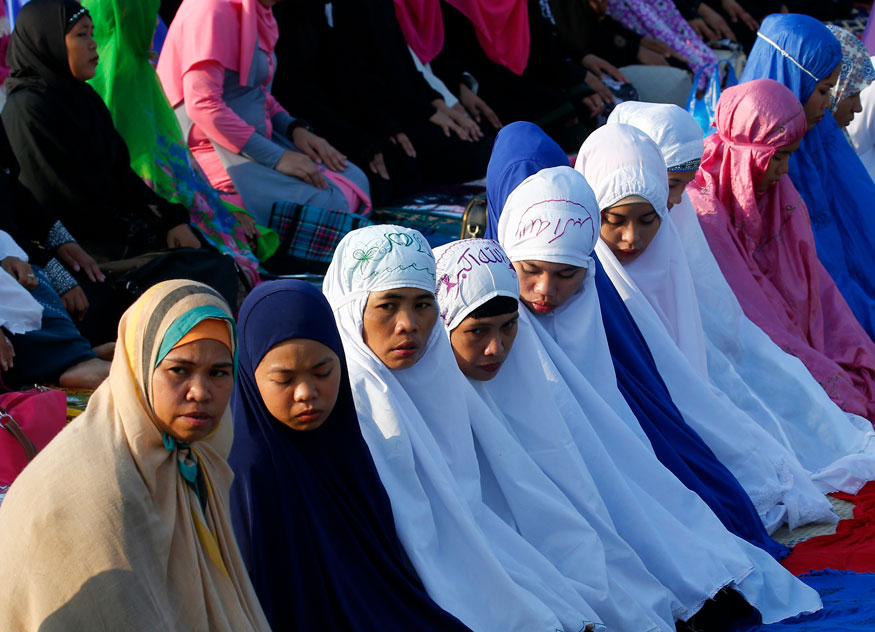 In Pictures: Eid al-Fitr 2018 Celebrations Around the World - News18