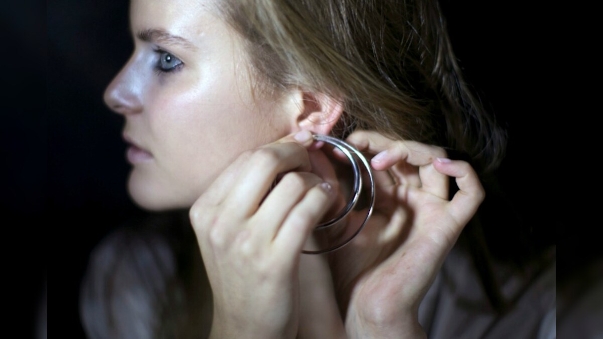 Pearls, Earrings, Pendants: Wear Simple Accessories To Workplace