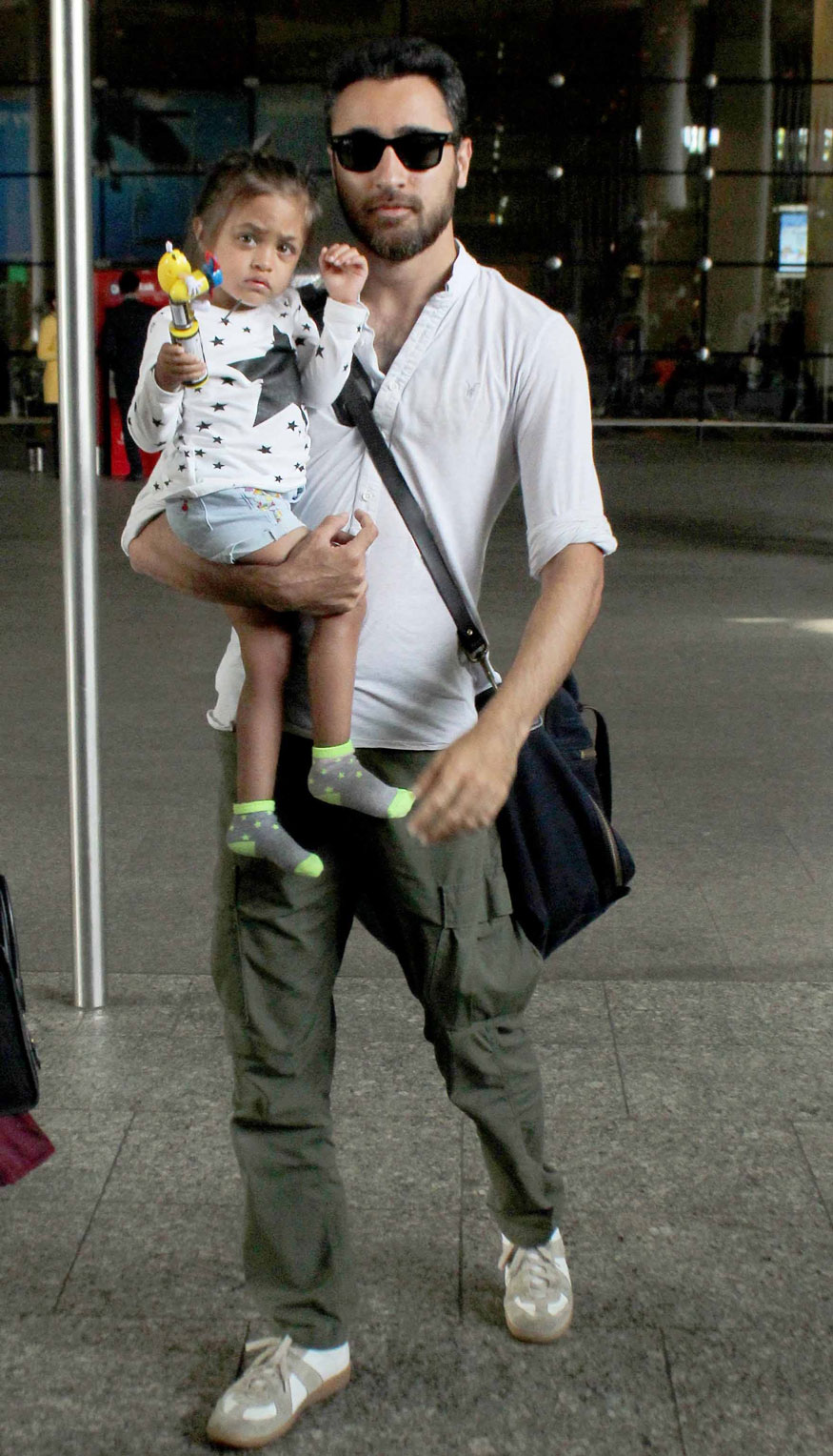 Star Spotting: Sonam Kapoor, Imran Khan, Esha Gupta, Sridevi ...