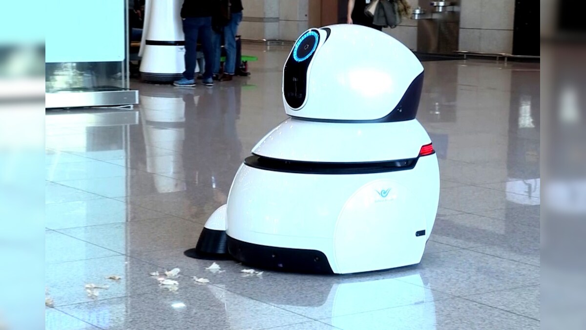These LG Airport Robots Will Help Keep The Airport Clean, Guide Travellers