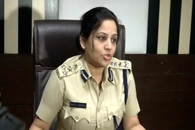 5 Cells Left Unlocked For Sasikala's Personal Use, Says DIG Roopa - News18