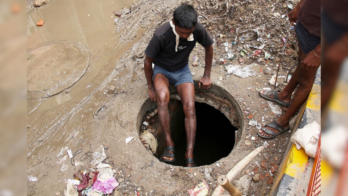 Delhi Sanitation Worker Dies After Falling in Sewer - News18