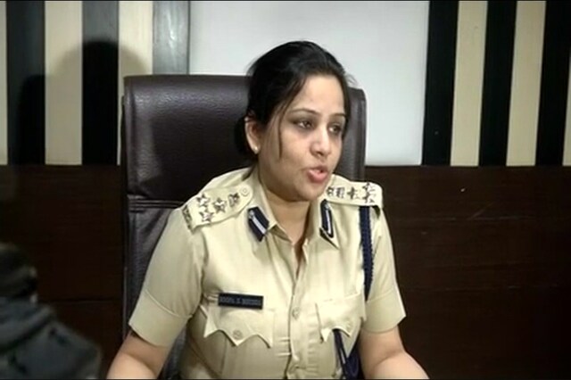 Meet IPS Officer Roopa Who Exposed Sasikala's Life in Jail - News18