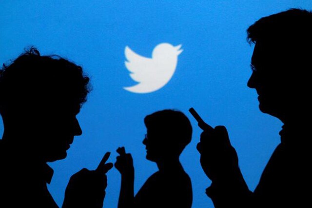 Artist Targets Twitter With Offline Hate Tweets - News18