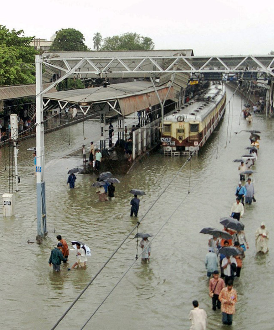Flashback 26 July 2005: When Rains Made Mumbai Stop - Photogallery