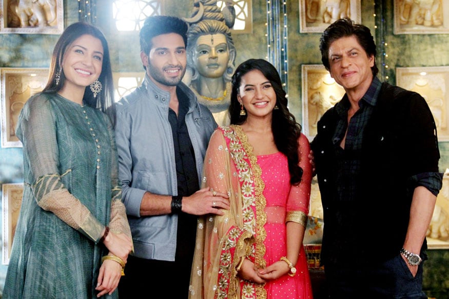 Star Spotting: Anushka Sharma, Shah Rukh Khan, Shraddha Kapoor ... Star Spotting: Anushka Sharma, Shah Rukh Khan, Shraddha Kapoor ...