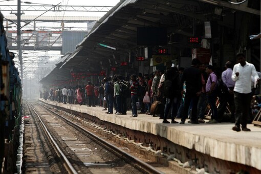 Train Reaches Wrong Station in Delhi in ‘Rare Case’, Passengers Stumped ...