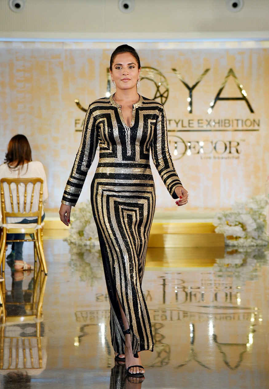 Urvashi Rautela, Mandana Karimi, Iulia Vantur at Joya Fashion Show - News18