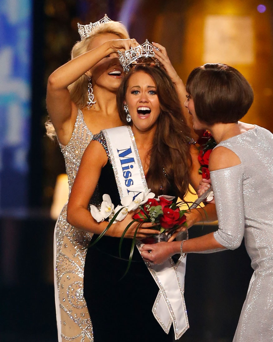 Miss North Dakota Cara Mund wins Miss America 2018 pageant - News18