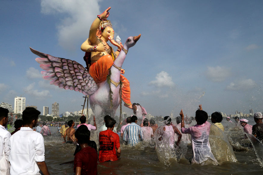 In Pics: Ganesh Visarjan 2017 - News18 In Pics: Ganesh Visarjan 2017 - News18