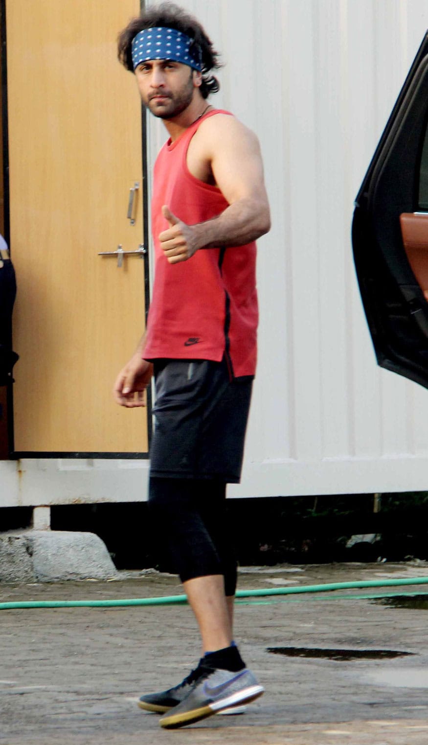 Star Spotting: Kangana Ranaut, Bipasha Basu, Arjun Rampal, Hema Malini ...