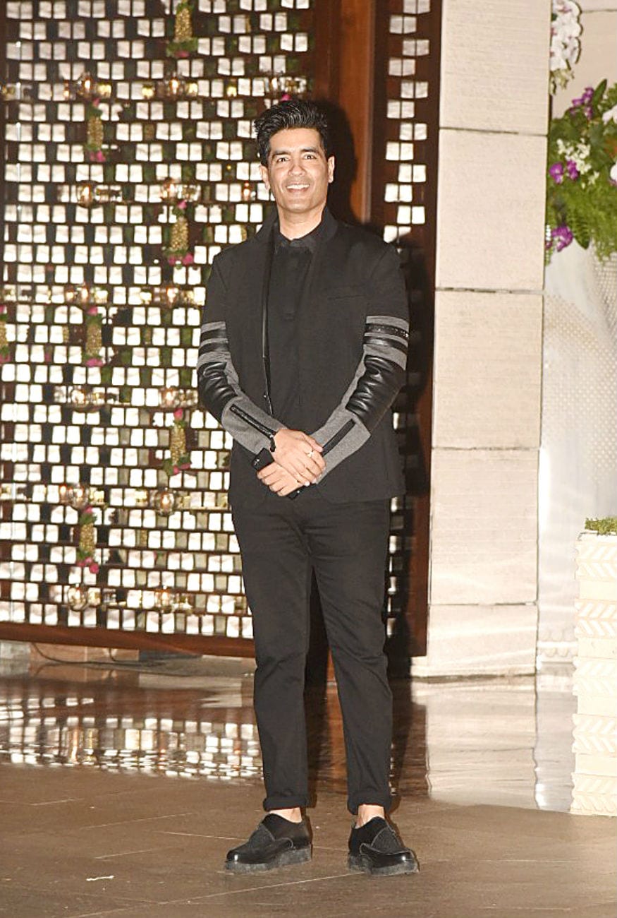 Kareena-Karisma, Khushi-Jhanvi Slay At The Ambani Bash | Lifestyle News ...