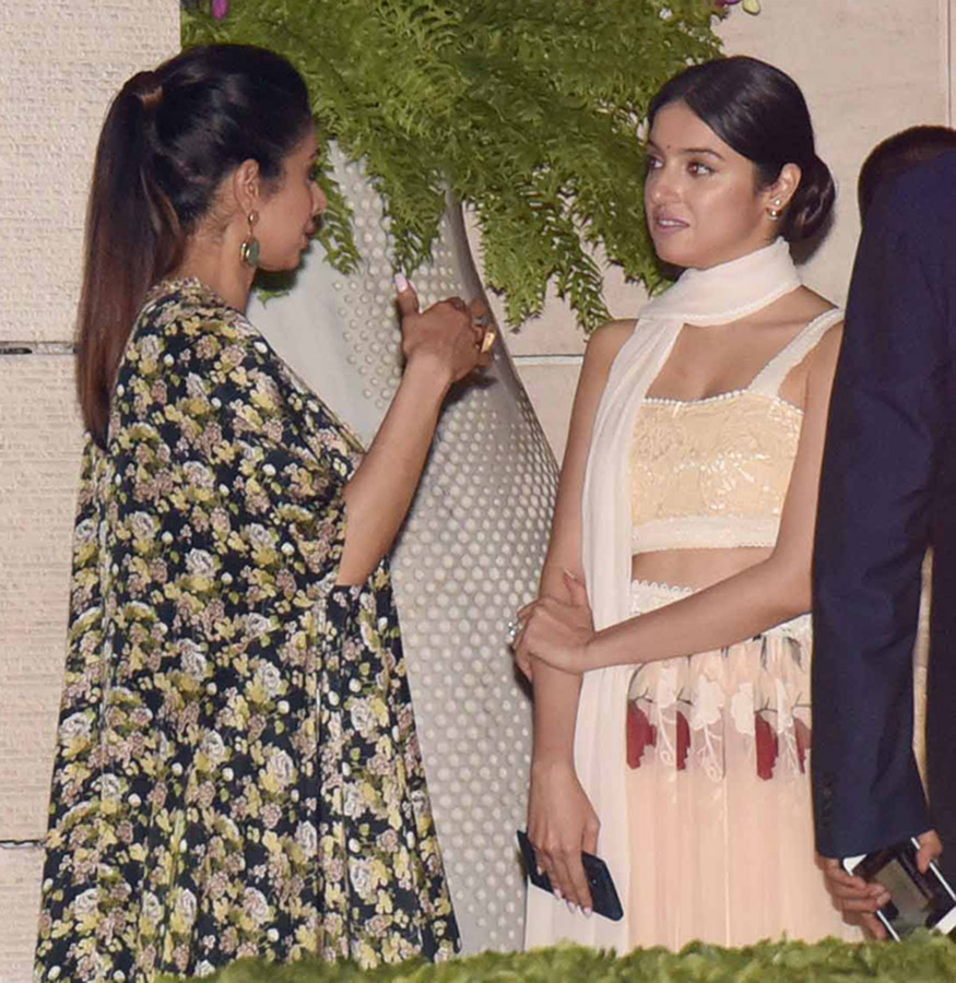 Mukesh Ambani's Party: Stars Let Their Hair Down