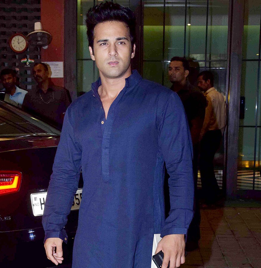 Shah Rukh Khan, Katrina Kaif at Salman Khan's Diwali Party - News18