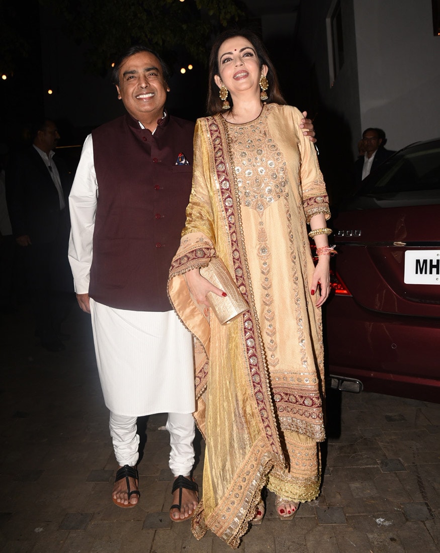 Aamir Khan's Diwali Party: A Star-Studded Affair - News18