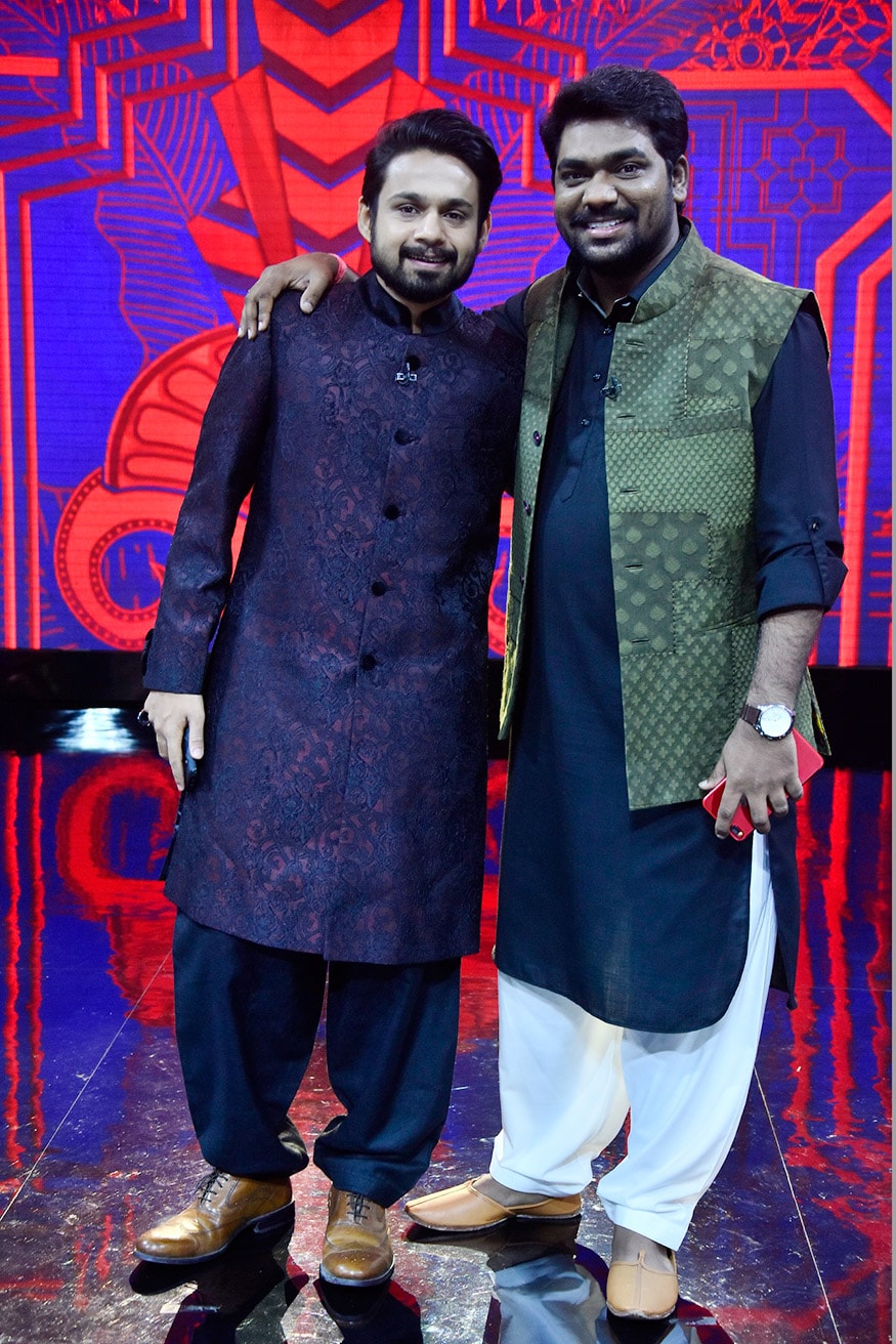 Akshay Kumar Shakes A Leg With Parineeti On The Great Indian Laughter ...
