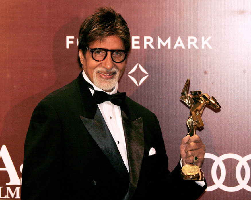 Big B's Birthday: Bollywood's Biggest Superstar Turns 77 - News18