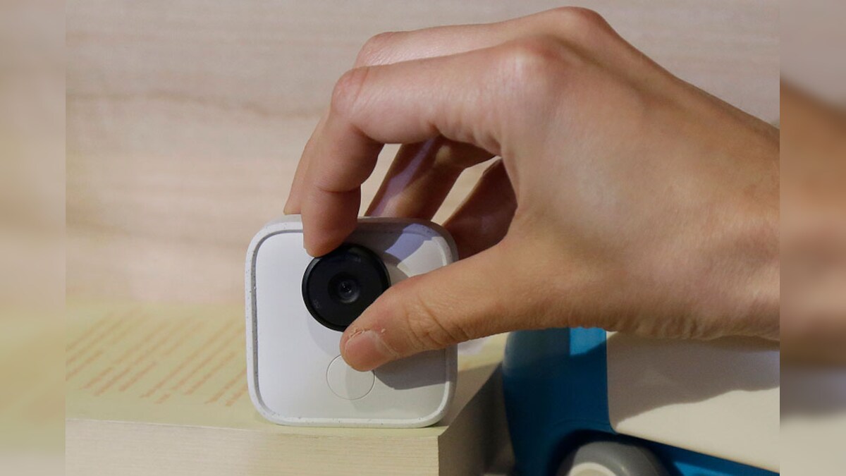 Google's Clips AI-Powered Camera Now Available on Its Online Store - News18