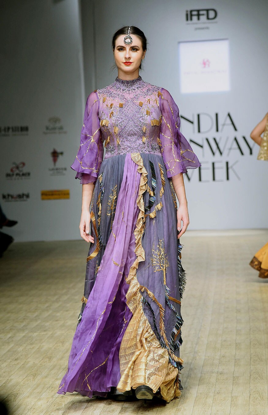 Saiyami Kher walks the ramp at India Runway Week in Delhi - News18